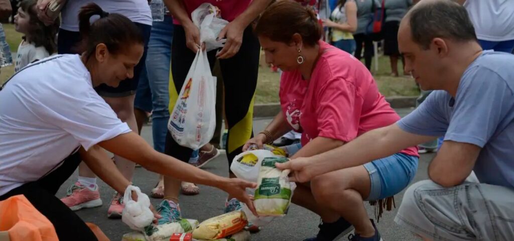 Mais de oito milhões de pessoas passaram fome no Brasil entre 2021 e ...